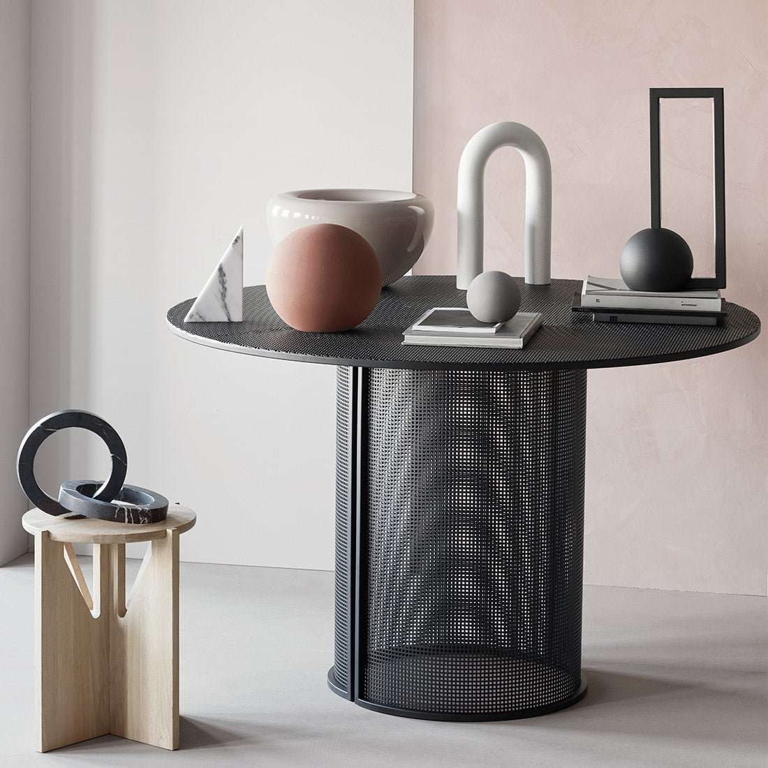 Bauhaus Dining Table | Black | Modern Dining | Tables | Circular – NORMODE